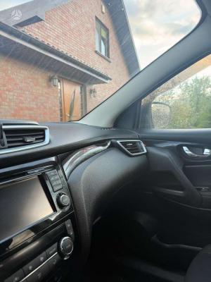 Grey Nissan Qashqai 2019 in Vilnius, with an engine capacity of 1.60 L and mileage of 97 thousand km for 12900 €, photo 13 on AUTOMOTO.COM.LV