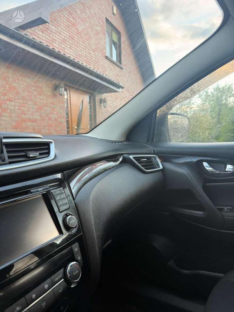 Grey Nissan Qashqai 2019 in Vilnius, with an engine capacity of 1.60 L and mileage of 97 thousand km for 12900 €, photo 13 on AUTOMOTO.COM.LV