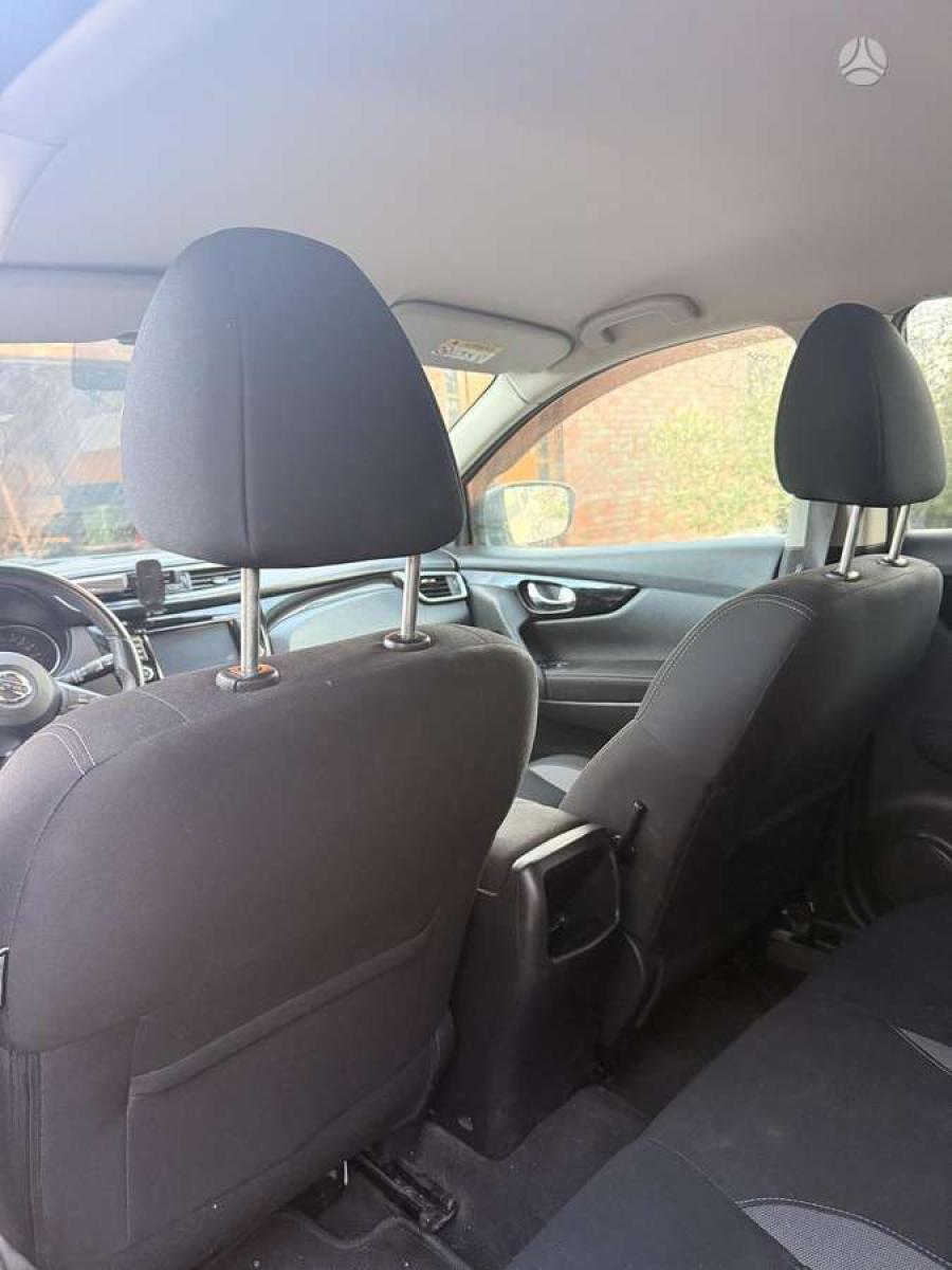 Grey Nissan Qashqai 2019 in Vilnius, with an engine capacity of 1.60 L and mileage of 97 thousand km for 12900 €, photo 14 on AUTOMOTO.COM.LV