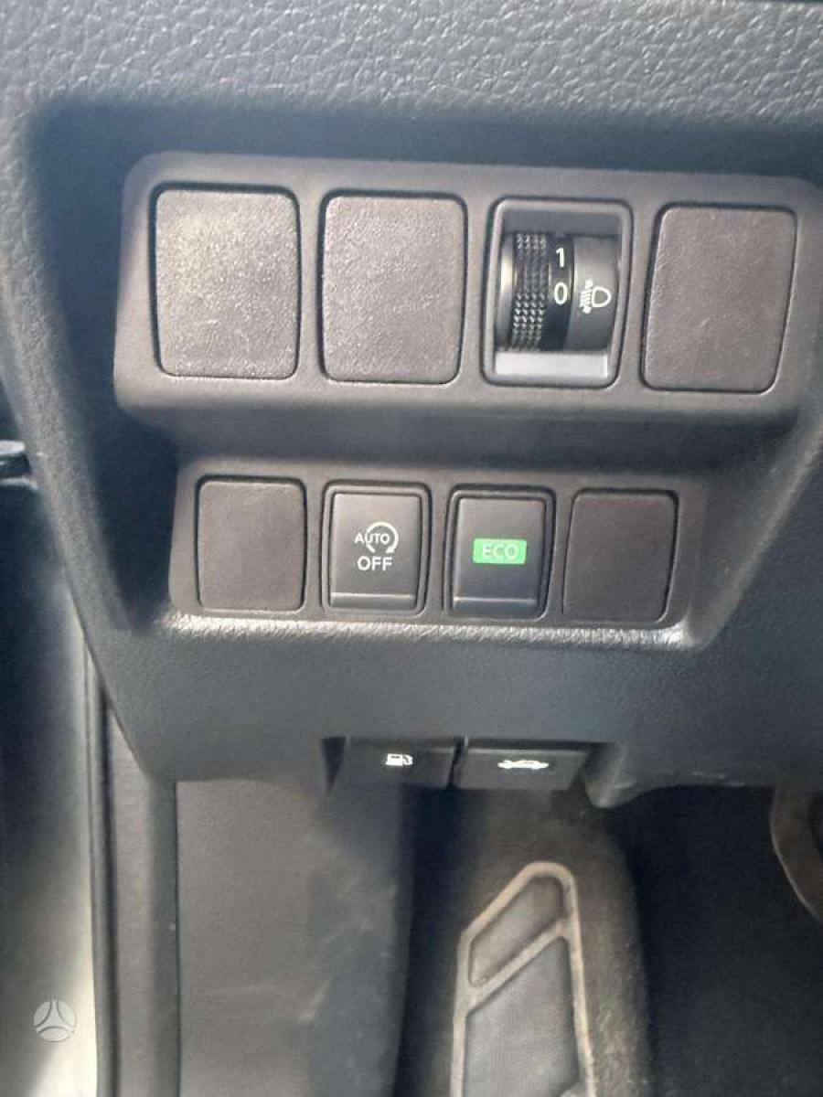 Grey Nissan Qashqai 2019 in Vilnius, with an engine capacity of 1.60 L and mileage of 97 thousand km for 12900 €, photo 18 on AUTOMOTO.COM.LV