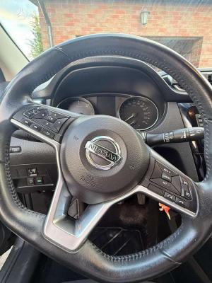 Grey Nissan Qashqai 2019 in Vilnius, with an engine capacity of 1.60 L and mileage of 97 thousand km for 12900 €, photo 19 on AUTOMOTO.COM.LV