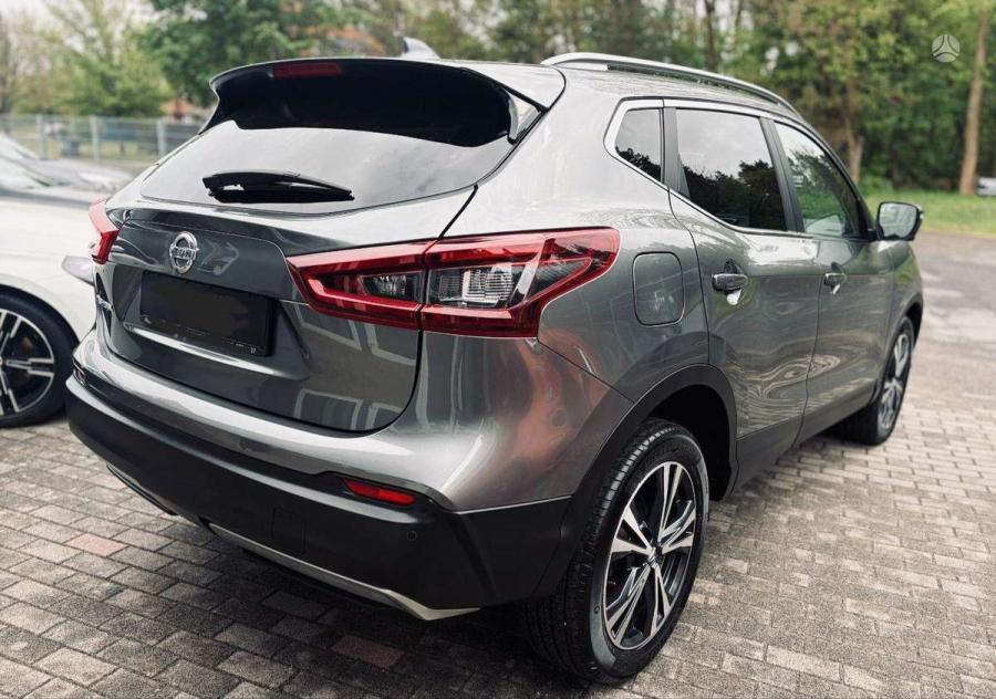 Pelēks Nissan Qashqai 2019 Šauļi, ar dzinēja tilpumu 1.30 L un nobraukumu 197 tūkst. km par 8900 €, foto 4 vietnē AUTOMOTO.COM.LV