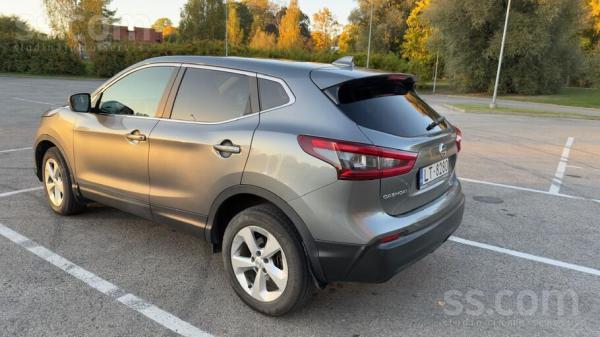 Grey Nissan Qashqai 2019 in Jekabpils, with an engine capacity of 1.60 L and mileage of 205 thousand km for 11200 €, photo 3 on AUTOMOTO.COM.LV