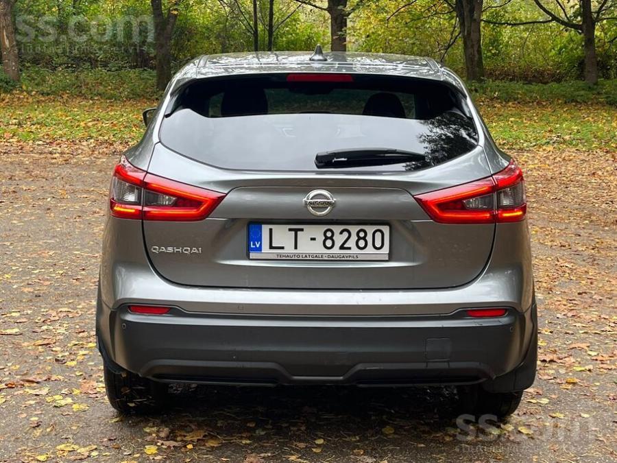 Grey Nissan Qashqai 2019 in Riga, with an engine capacity of 1.60 L and mileage of 0 thousand km for 10699 €, photo 5 on AUTOMOTO.COM.LV