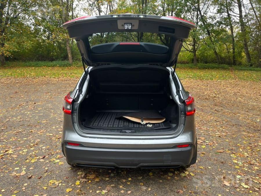 Grey Nissan Qashqai 2019 in Riga, with an engine capacity of 1.60 L and mileage of 0 thousand km for 10699 €, photo 27 on AUTOMOTO.COM.LV