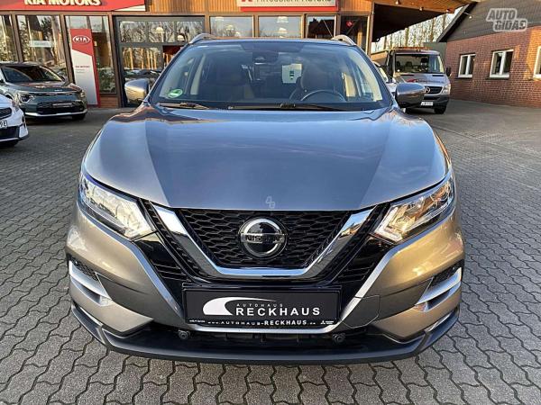 Grey Nissan Qashqai 2020 in Kaunas, with an engine capacity of 1.30 L and mileage of 66 thousand km for 23379 €, photo 3 on AUTOMOTO.COM.LV