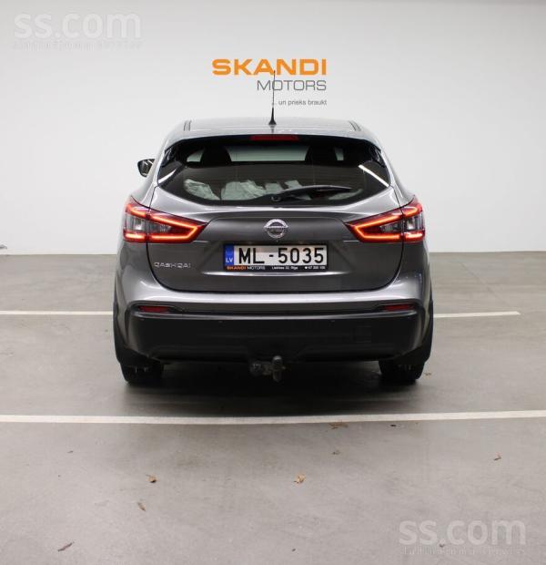 Grey Nissan Qashqai 2020 in Riga, with an engine capacity of 1.30 L and mileage of 105 thousand km for 12990 €, photo 5 on AUTOMOTO.COM.LV