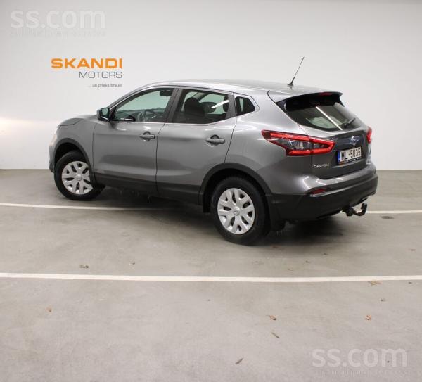 Grey Nissan Qashqai 2020 in Riga, with an engine capacity of 1.30 L and mileage of 105 thousand km for 12990 €, photo 6 on AUTOMOTO.COM.LV