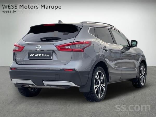 Grey Nissan Qashqai 2020 in Riga, with an engine capacity of 1.30 L and mileage of 101 thousand km for 15990 €, photo 2 on AUTOMOTO.COM.LV