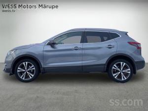 Grey Nissan Qashqai 2020 in Riga, with an engine capacity of 1.30 L and mileage of 101 thousand km for 15990 €, photo 4 on AUTOMOTO.COM.LV