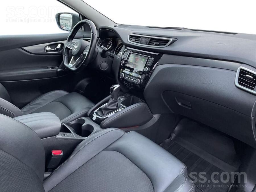 Grey Nissan Qashqai 2020 in Riga, with an engine capacity of 1.30 L and mileage of 101 thousand km for 15990 €, photo 7 on AUTOMOTO.COM.LV