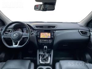 Grey Nissan Qashqai 2020 in Riga, with an engine capacity of 1.30 L and mileage of 101 thousand km for 15990 €, photo 9 on AUTOMOTO.COM.LV