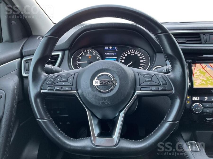 Grey Nissan Qashqai 2020 in Riga, with an engine capacity of 1.30 L and mileage of 101 thousand km for 15990 €, photo 13 on AUTOMOTO.COM.LV