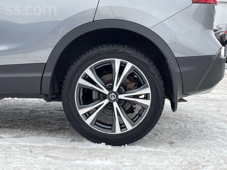 Grey Nissan Qashqai 2020 in Riga, with an engine capacity of 1.30 L and mileage of 101 thousand km for 15990 €, photo 16 on AUTOMOTO.COM.LV