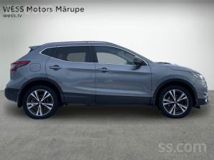 Grey Nissan Qashqai 2020 in Riga, with an engine capacity of 1.30 L and mileage of 101 thousand km for 15990 €, photo 17 on AUTOMOTO.COM.LV