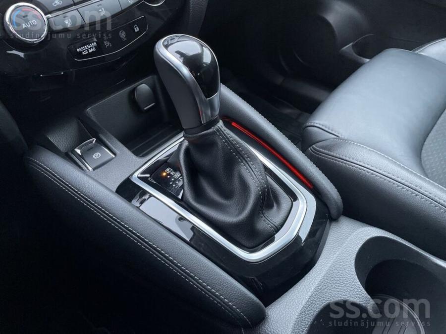Grey Nissan Qashqai 2020 in Riga, with an engine capacity of 1.30 L and mileage of 101 thousand km for 15990 €, photo 21 on AUTOMOTO.COM.LV