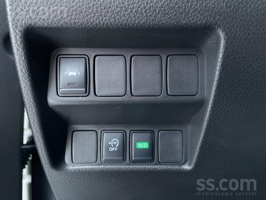 Grey Nissan Qashqai 2020 in Riga, with an engine capacity of 1.30 L and mileage of 101 thousand km for 15990 €, photo 27 on AUTOMOTO.COM.LV