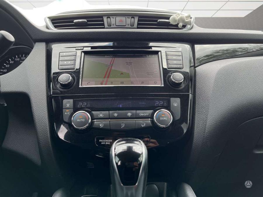 Grey Nissan Qashqai 2020 in Taurage, with an engine capacity of 1.46 L and mileage of 199 thousand km for 11500 €, photo 13 on AUTOMOTO.COM.LV