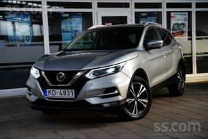 Grey Nissan Qashqai 2020 in Riga, with an engine capacity of 1.30 L and mileage of 62 thousand km for 16990 €, photo  on AUTOMOTO.COM.LV