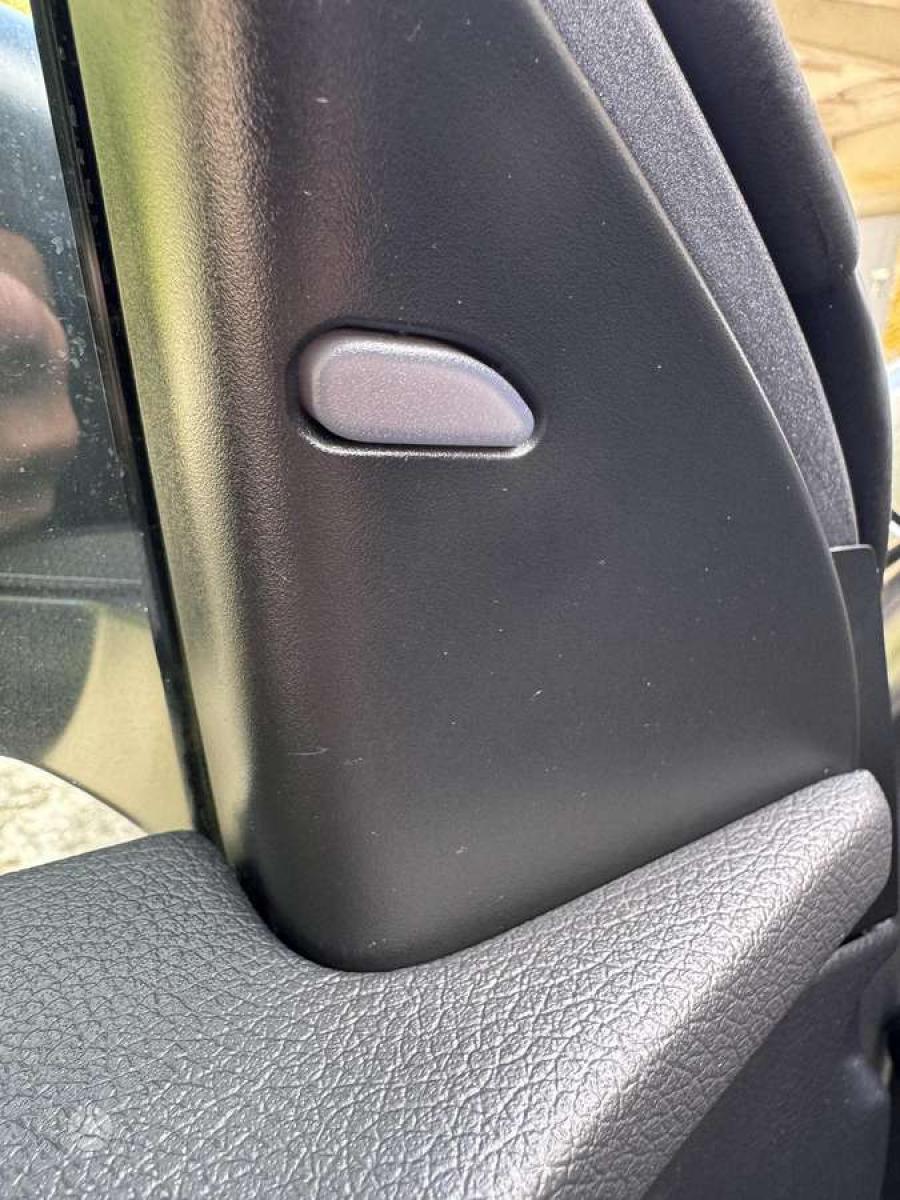 Pelēks Nissan Qashqai 2020 Šauļi, ar dzinēja tilpumu 1.75 L un nobraukumu 188 tūkst. km par 13650 €, foto 36 vietnē AUTOMOTO.COM.LV