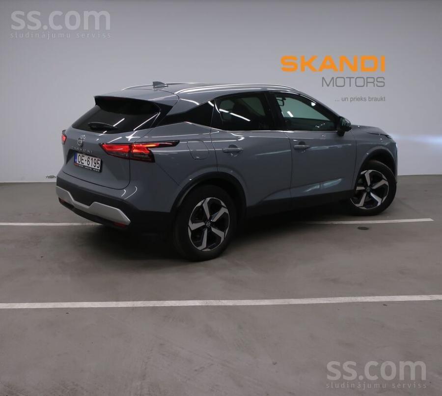 Grey Nissan Qashqai 2021 in Riga, with an engine capacity of 1.30 L and mileage of 58 thousand km for 22490 €, photo 4 on AUTOMOTO.COM.LV