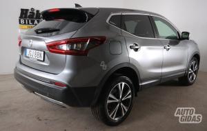 Grey Nissan Qashqai 2021 in Kaunas, with an engine capacity of 0.00 L and mileage of 22 thousand km for 24162 €, photo 2 on AUTOMOTO.COM.LV