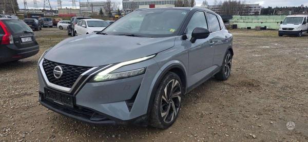 Grey Nissan Qashqai 2021 in Kaunas, with an engine capacity of 1.33 L and mileage of 205 thousand km for 18755 €, photo 1 on AUTOMOTO.COM.LV