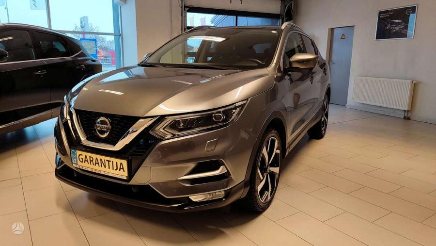 Grey Nissan Qashqai 2021 in Siauliai, with an engine capacity of 1.33 L and mileage of 73 thousand km for 16800 €, photo 1 on AUTOMOTO.COM.LV