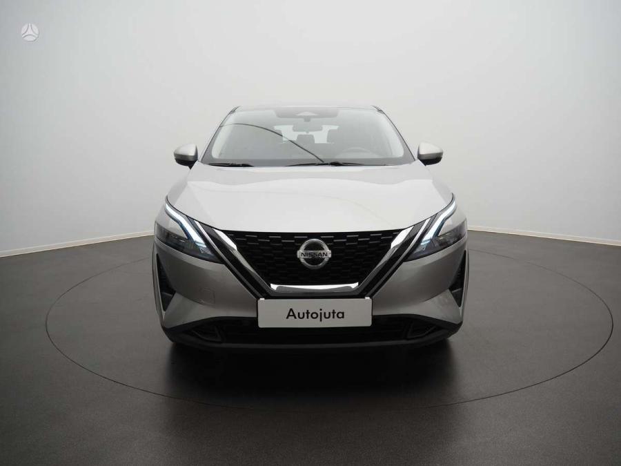 Grey Nissan Qashqai 2021 in Vilnius, with an engine capacity of 1.33 L and mileage of 43 thousand km for 19000 €, photo 2 on AUTOMOTO.COM.LV