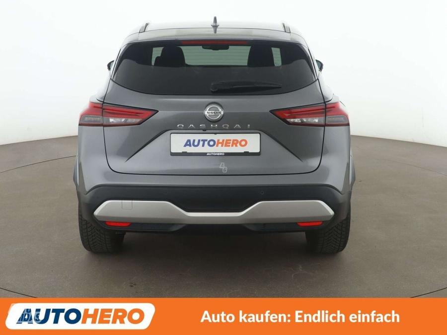 Grey Nissan Qashqai 2021 in Kaunas, with an engine capacity of 1.30 L and mileage of 26 thousand km for 25439 €, photo 5 on AUTOMOTO.COM.LV