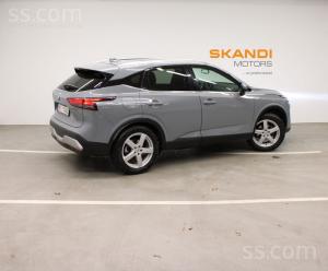 Grey Nissan Qashqai 2021 in Riga, with an engine capacity of 1.30 L and mileage of 53 thousand km for 21990 €, photo 4 on AUTOMOTO.COM.LV