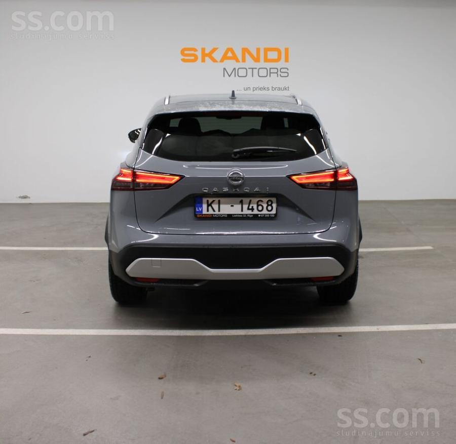 Grey Nissan Qashqai 2021 in Riga, with an engine capacity of 1.30 L and mileage of 53 thousand km for 21990 €, photo 5 on AUTOMOTO.COM.LV