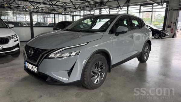 Grey Nissan Qashqai 2021 in Riga, with an engine capacity of 1.30 L and mileage of 41 thousand km for 18900 €, photo 1 on AUTOMOTO.COM.LV
