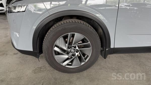 Grey Nissan Qashqai 2021 in Riga, with an engine capacity of 1.30 L and mileage of 41 thousand km for 18900 €, photo 7 on AUTOMOTO.COM.LV