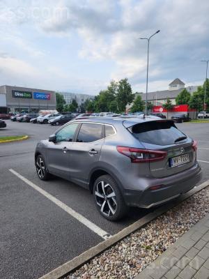 Grey Nissan Qashqai 2021 in Riga, with an engine capacity of 1.30 L and mileage of 60 thousand km for 15900 €, photo 5 on AUTOMOTO.COM.LV