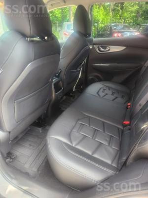 Grey Nissan Qashqai 2021 in Riga, with an engine capacity of 1.30 L and mileage of 60 thousand km for 15900 €, photo 9 on AUTOMOTO.COM.LV