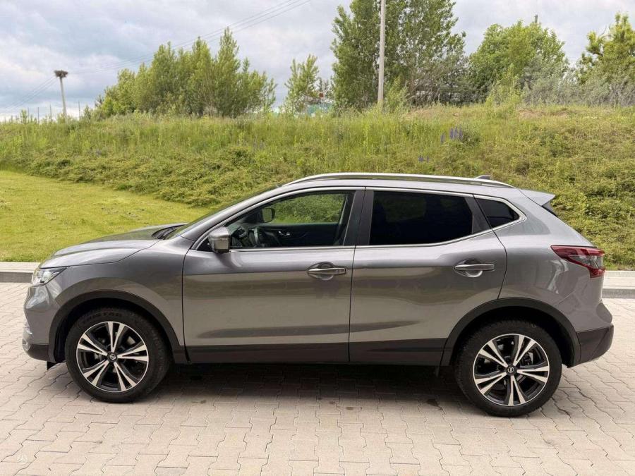 Grey Nissan Qashqai 2021 in Vilnius, with an engine capacity of 1.33 L and mileage of 103 thousand km for 14950 €, photo 9 on AUTOMOTO.COM.LV
