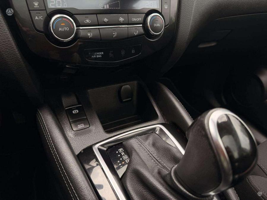 Grey Nissan Qashqai 2021 in Vilnius, with an engine capacity of 1.33 L and mileage of 103 thousand km for 14950 €, photo 25 on AUTOMOTO.COM.LV