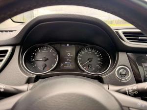Grey Nissan Qashqai 2021 in Vilnius, with an engine capacity of 1.33 L and mileage of 103 thousand km for 14950 €, photo 30 on AUTOMOTO.COM.LV
