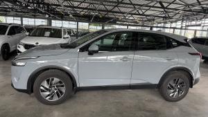 Grey Nissan Qashqai 2021 in Riga, with an engine capacity of 1.30 L and mileage of 41 thousand km for 1890000 €, photo  on AUTOMOTO.COM.LV