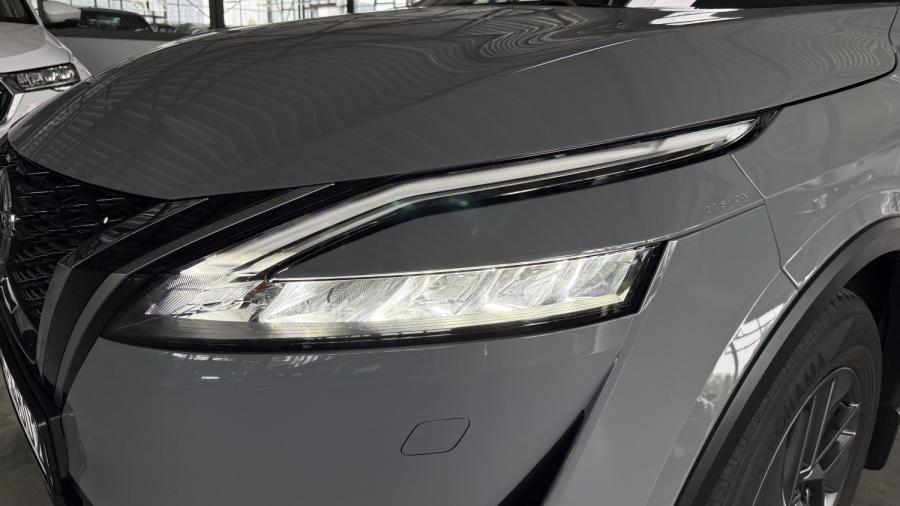 Grey Nissan Qashqai 2021 in Riga, with an engine capacity of 1.30 L and mileage of 41 thousand km for 1890000 €, photo 8 on AUTOMOTO.COM.LV