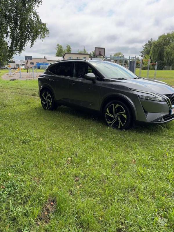 Pelēks Nissan Qashqai 2021 Panevēža, ar dzinēja tilpumu 1.33 L un nobraukumu 208 tūkst. km par 16400 €, foto 2 vietnē AUTOMOTO.COM.LV