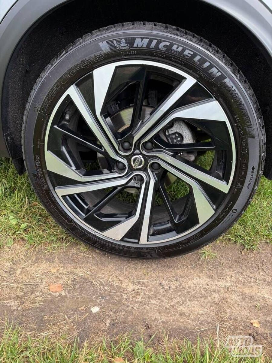 Grey Nissan Qashqai 2021 in Panevezys, with an engine capacity of 1.30 L and mileage of 208 thousand km for 16400 €, photo 11 on AUTOMOTO.COM.LV