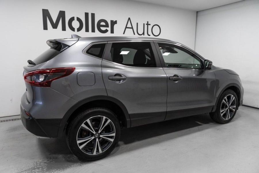 Grey Nissan Qashqai 2021 in Vilnius, with an engine capacity of 1.40 L and mileage of 100 thousand km for 15900 €, photo 5 on AUTOMOTO.COM.LV
