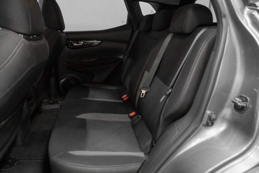 Grey Nissan Qashqai 2021 in Vilnius, with an engine capacity of 1.40 L and mileage of 100 thousand km for 15900 €, photo 9 on AUTOMOTO.COM.LV