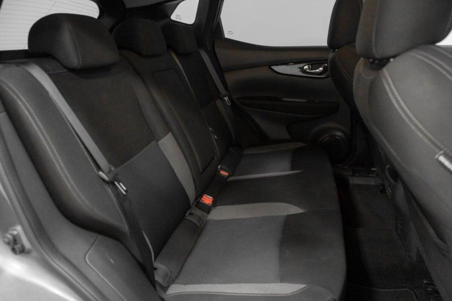 Grey Nissan Qashqai 2021 in Vilnius, with an engine capacity of 1.40 L and mileage of 100 thousand km for 15900 €, photo 11 on AUTOMOTO.COM.LV