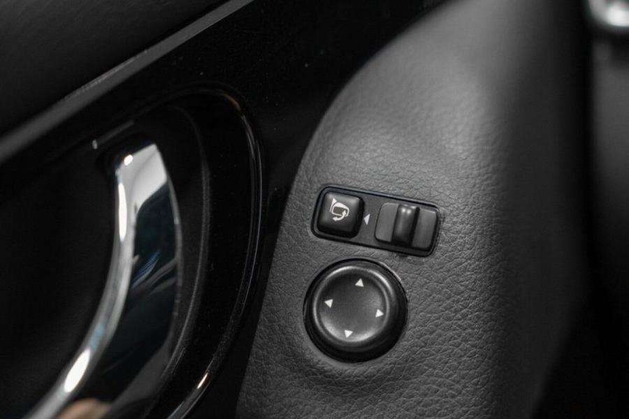 Grey Nissan Qashqai 2021 in Vilnius, with an engine capacity of 1.40 L and mileage of 100 thousand km for 15900 €, photo 18 on AUTOMOTO.COM.LV