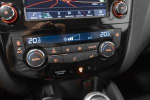 Grey Nissan Qashqai 2021 in Vilnius, with an engine capacity of 1.40 L and mileage of 100 thousand km for 15900 €, photo 23 on AUTOMOTO.COM.LV