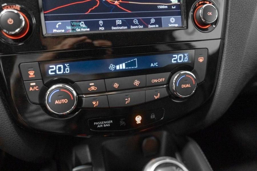 Grey Nissan Qashqai 2021 in Vilnius, with an engine capacity of 1.40 L and mileage of 100 thousand km for 15900 €, photo 23 on AUTOMOTO.COM.LV