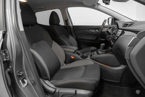Grey Nissan Qashqai 2021 in Vilnius, with an engine capacity of 1.40 L and mileage of 100 thousand km for 15900 €, photo 9 on AUTOMOTO.COM.LV